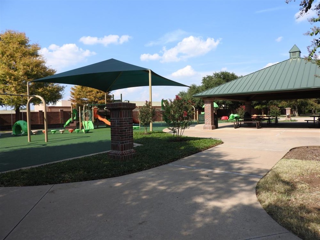 Les Lacs Park - Addison Parks